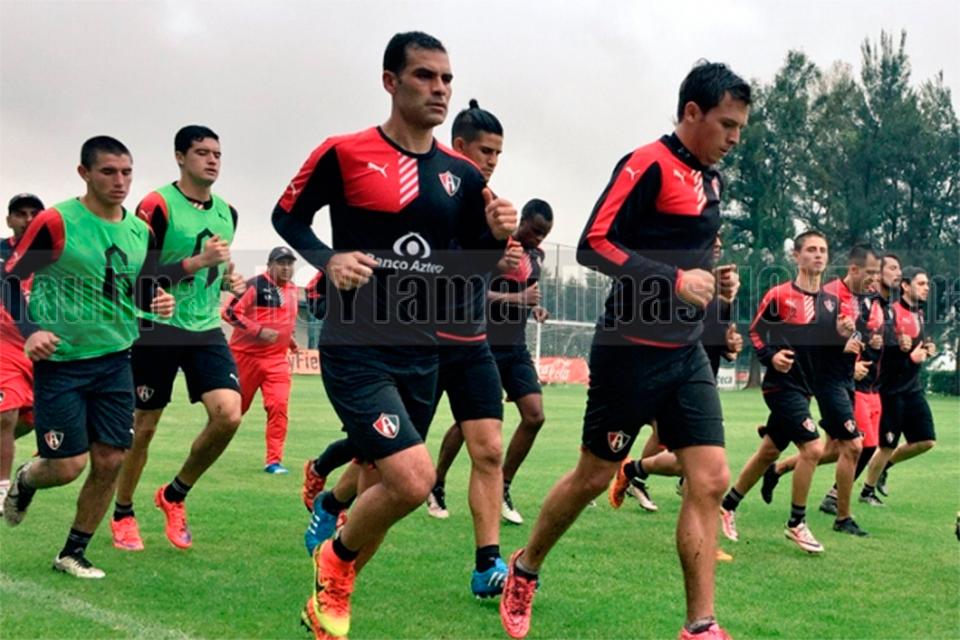 Hoy Tamaulipas - Defensa Rafael Marquez y delantero Candido Ramirez ...