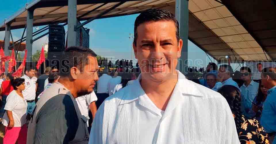 Hoy Tamaulipas - Presento Ramiro Ramos su libro ante alumnos de la UNT ...