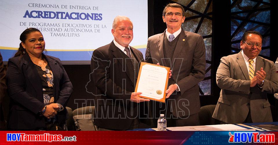 Hoy Tamaulipas - Preside Rector reunion con directores y entrega de acreditaciones a la UAT
