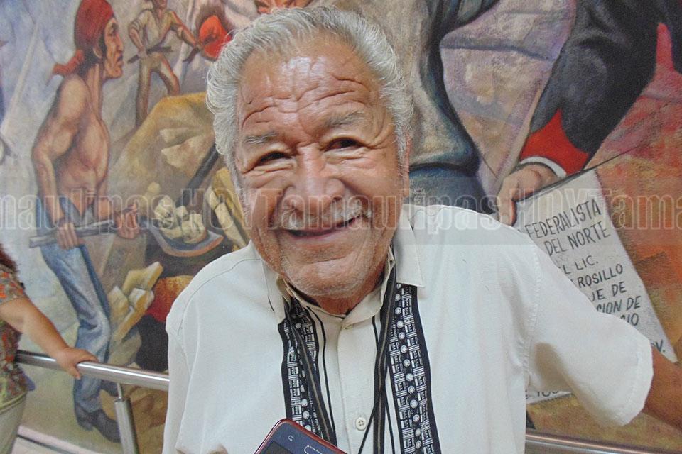 Hoy Tamaulipas - Lleva Don Hector mas de 60 anios trotando en Reynosa