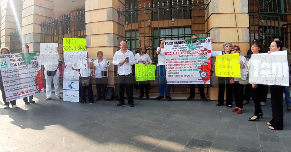 Hoy Tamaulipas - Protestan contra el gobierno federal en las oficinas ...