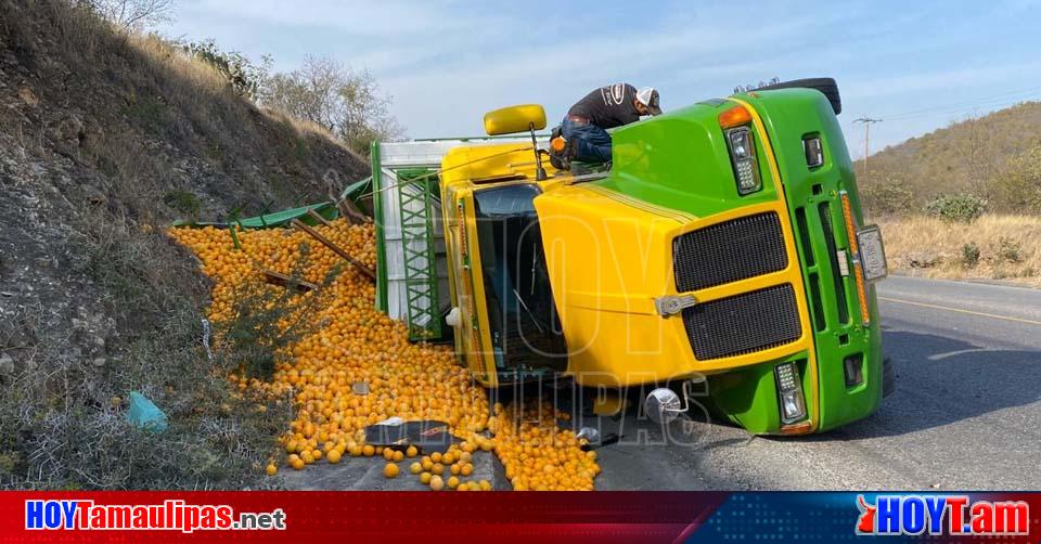 Hoy Tamaulipas - Vuelca camion cargado con toneladas de naranjas en la Rumbo Nuevo