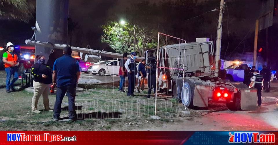 Hoy Tamaulipas - Choque en Tamaulipas Por Â“accidenteÂ” derriba trailer camaras del C-4 en Reynosa