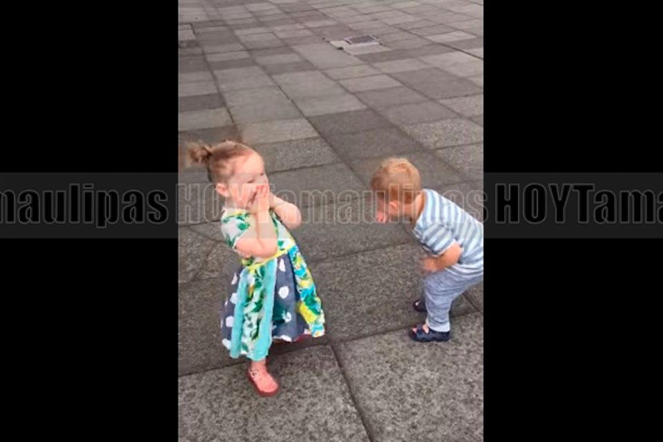 Hoy Tamaulipas - El beso mas tierno de internet