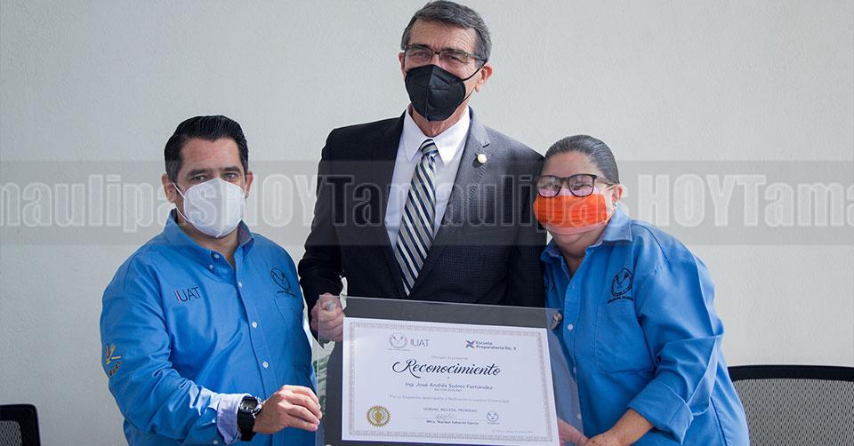 Hoy Tamaulipas - Universidad en Tamaulipas Reconocen trayectoria del ...