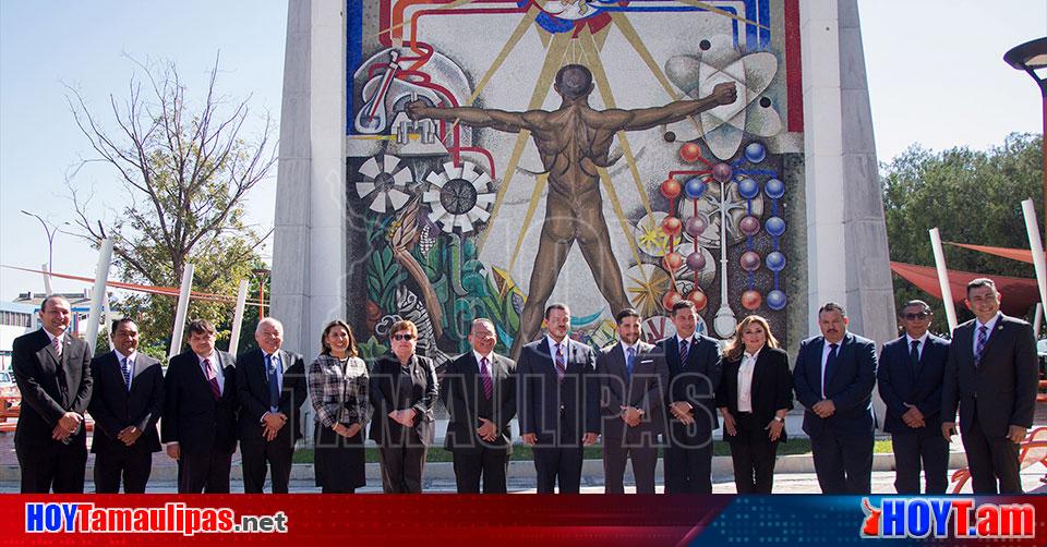Hoy Tamaulipas - Universidad en Tamaulipas Rector Guillermo Mendoza entrega nombramientos a ...