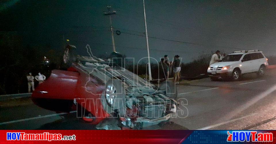 Hoy Tamaulipas - Volcaduara en Tamaulipas Joven mujer resulta ilesa al provocar aparatosa ...