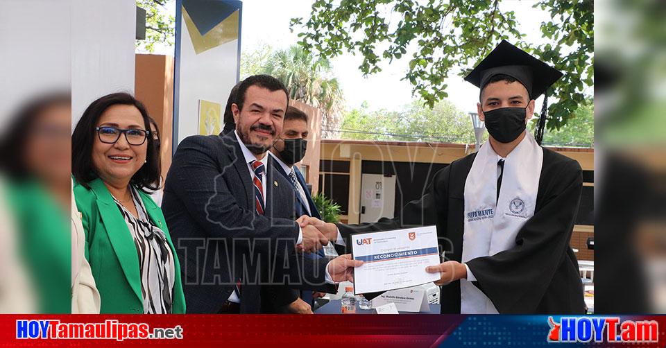 Hoy Tamaulipas - Universidad en Tamaulipas Preparatoria Mante de la UAT celebra graduacion de la ...