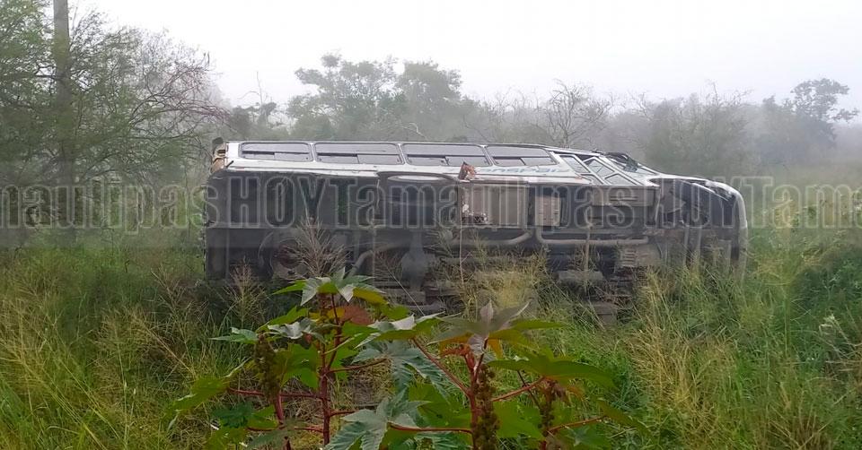 Hoy Tamaulipas - Accidentes en Tamaulipas Vuelca autobus de Transpais ...