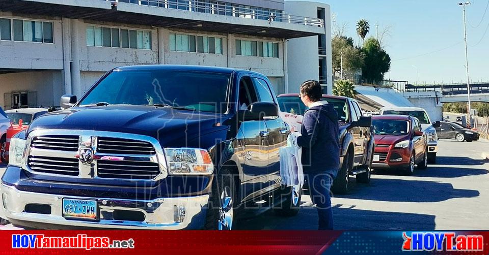 Hoy Tamaulipas - Tamaulipas Aumento el cruce de paisanos por Nuevo Laredo en esta temporada