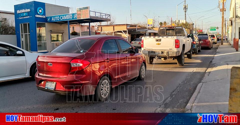 Hoy Tamaulipas - Tamaulipas Se satura carril fronterizo de Nuevo Laredo ante llegada de paisanos