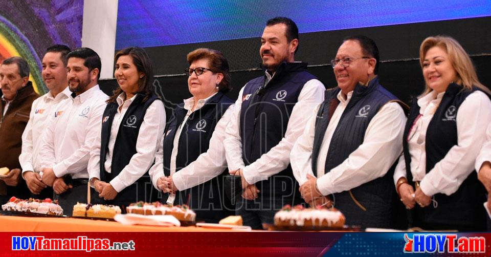 Hoy Tamaulipas - EducaciÃ²n en Tamaulipas Realiza salutacion 2023 rector de la UAT