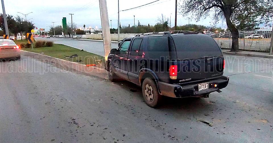 Hoy Tamaulipas Accidente En Tamaulipas Choca Contra Poste Y Huye En