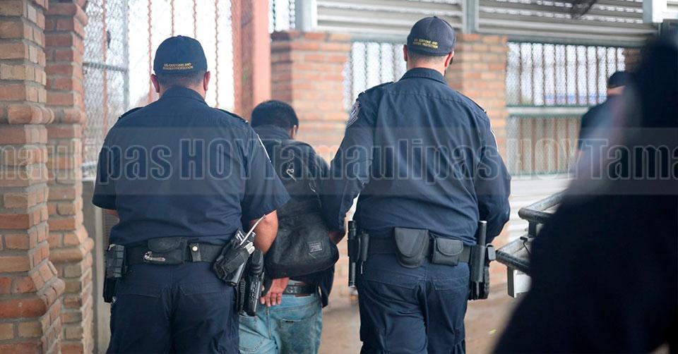 Hoy Tamaulipas Arrestan En Puente De Laredo Texas A Presunto Homicida