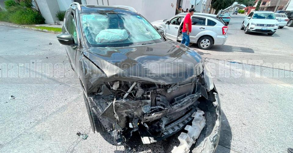 Hoy Tamaulipas - Accidentes en Tamaulipas Mujer causa fuerte choque en ...
