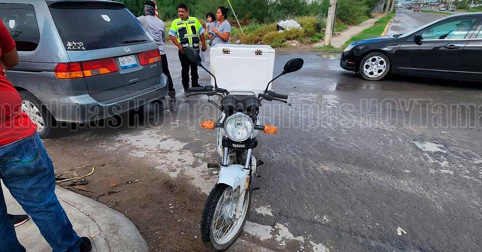 Hoy Tamaulipas - Tamaulipas Motociclista se salva de milagro al chocar ...