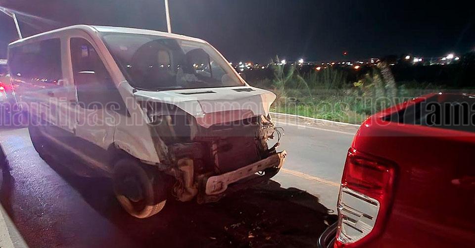 Hoy Tamaulipas Choca Transporte De Personal Contra Camioneta En Nuevo