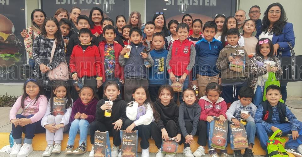 Hoy Tamaulipas - Maestros cumplen el suenio de sus alumnos de comer en ...