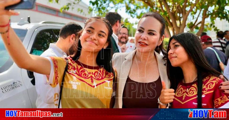 Hoy Tamaulipas - Tamaulipas Carmen Lilia Canturosas desea un feliz anio 2024