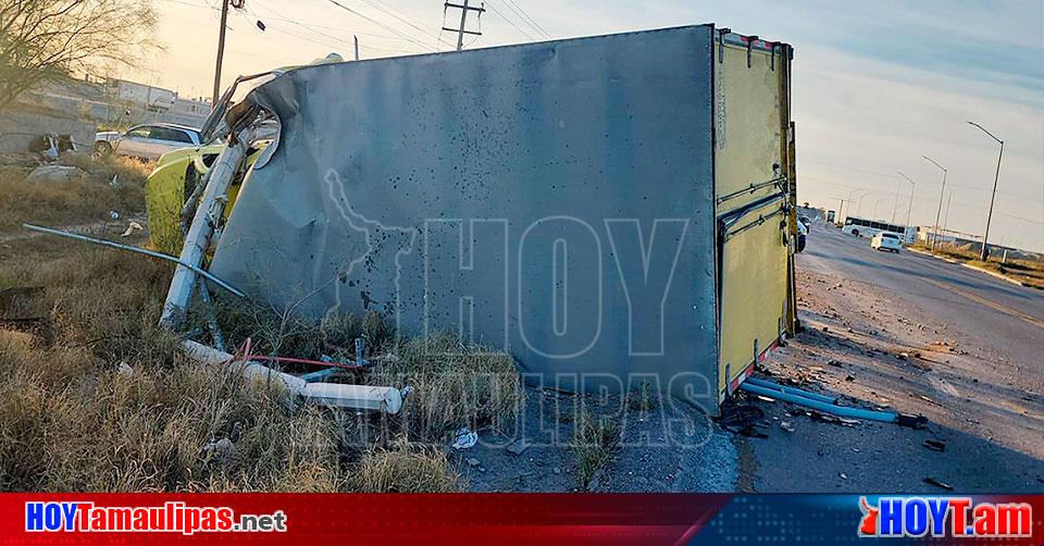 Hoy Tamaulipas - Accidente en Tamaulipas Sobrevive chofer a volcadura de camioncito en Nuevo Laredo