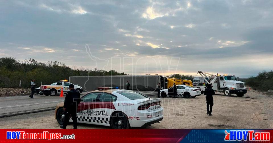 Hoy Tamaulipas - Volcadura en Tamaulipas Volcadura de trailer provoca el cierre de la carretera ...