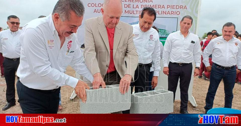 Hoy Tamaulipas - Tamaulipas Colocan la primera piedra del gimnasio en el Cbtis 135 de Matamoros