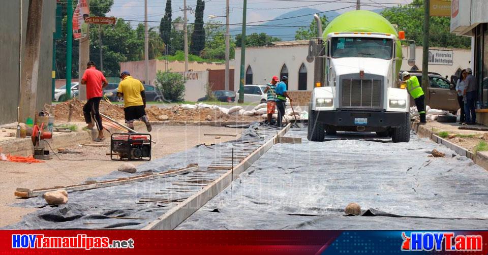 Hoy Tamaulipas - Obras de pavimentacion y bacheo de calles en Victoria no se detienen