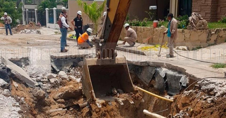 Hoy Tamaulipas - Tamaulipas Atiende Comapa Sur hundimientos provocados por el colapso de lineas