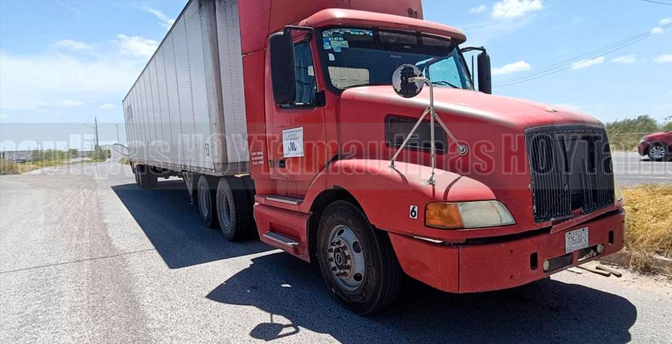 Hoy Tamaulipas Trailer Choca Contra Automovil En Nuevo Laredo