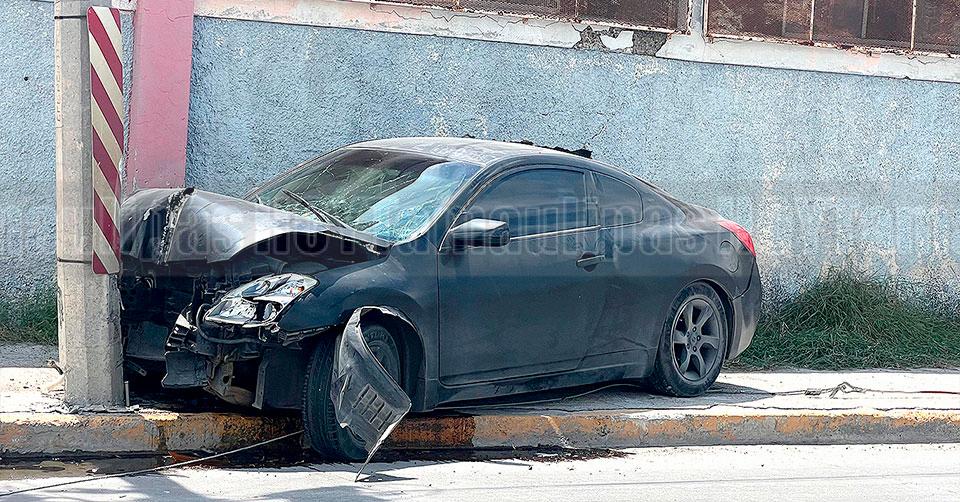 Hoy Tamaulipas - Accidente en Tamaulipas Abandonan vehiculo tras choque ...