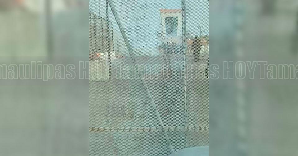 Hoy Tamaulipas - Tamaulipas Cierran acceso al Puente Internacional ...