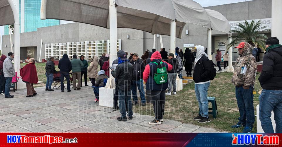Hoy Tamaulipas - Tamaulipas Madrugan para tramitar nuevas placas en Tamaulipas