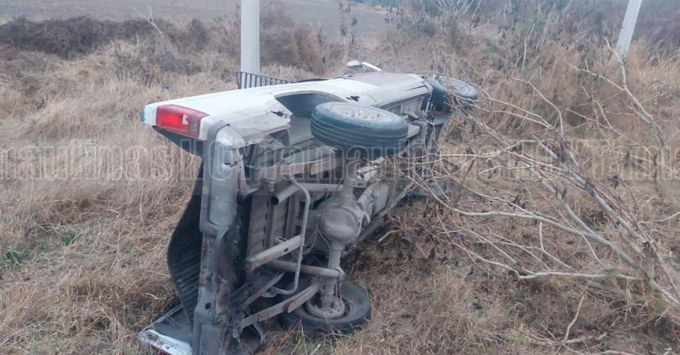 Hoy Tamaulipas - Volcadura en Tamaulipas Abandonan camioneta volcada en ...