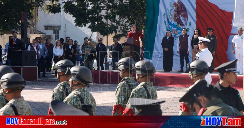 Hoy Tamaulipas - Tamaulipas Erasmo Gonzalez preside ceremonia conmemorativa del Dia de la Bandera