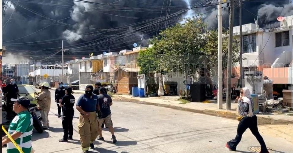 Hoy Tamaulipas - Evacuan a habitantes por alarmante incendio en meson ...