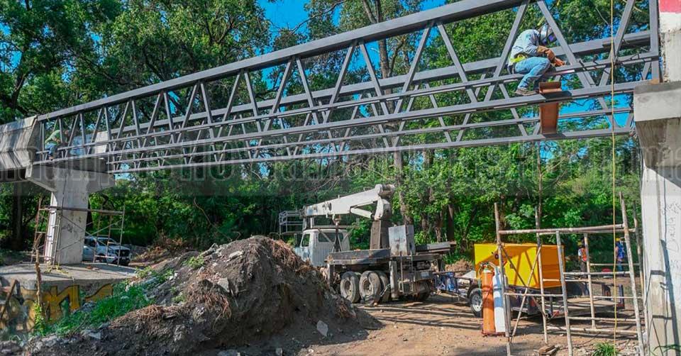 Hoy Tamaulipas - Puente peatonal del 13 Boulevard reabrira el 9 de agosto intervendran otros ...