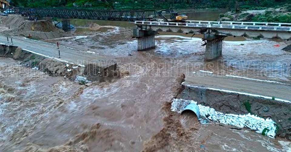 Hoy Tamaulipas - Carretera Tierra Colorada-Ayutla-Cruz Grande cerrada a ...