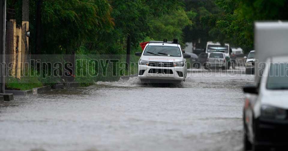 Hoy Tamaulipas - Tamaulipas Lluvias por Â“BarryÂ” provocan caos vial ...
