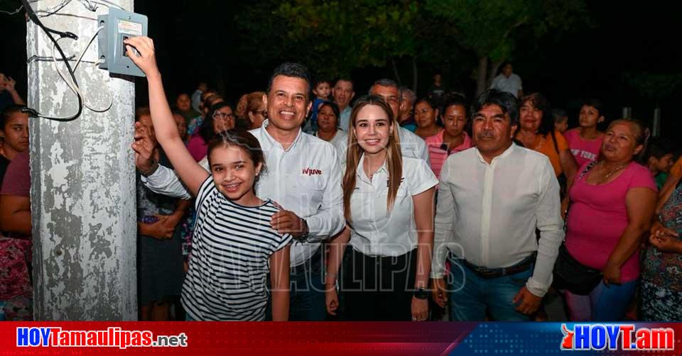 Hoy Tamaulipas - Entrega Municipio area verde iluminada en la Mariano Matamoros de Victoria