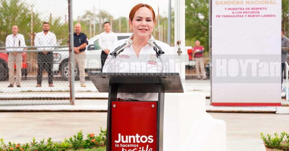 Hoy Tamaulipas - Entrega Carmen Lilia mas de 9 mil uniformes a ...