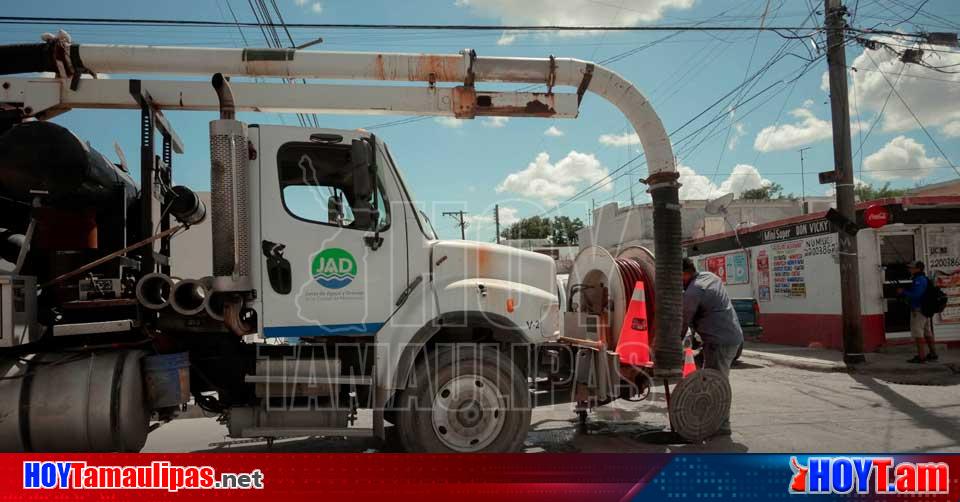 Hoy Tamaulipas - Gobierno de Matamoros refuerza acciones de limpieza en el sistema de drenaje