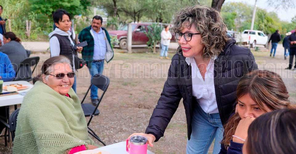 Hoy Tamaulipas - Tamaulipas Entrega SEBIEN apoyos sociales en Hidalgo y ...