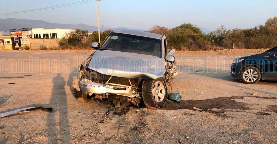 Hoy Tamaulipas - Maniobra en reversa provoca choque en Rumbo Nuevo ...