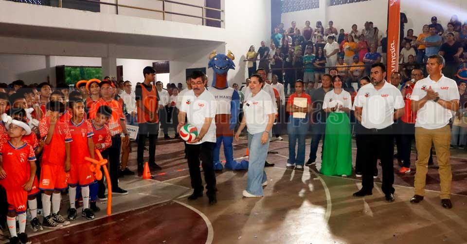Hoy Tamaulipas - Inaugura Damaso Anaya encuentros deportivos en El Mante