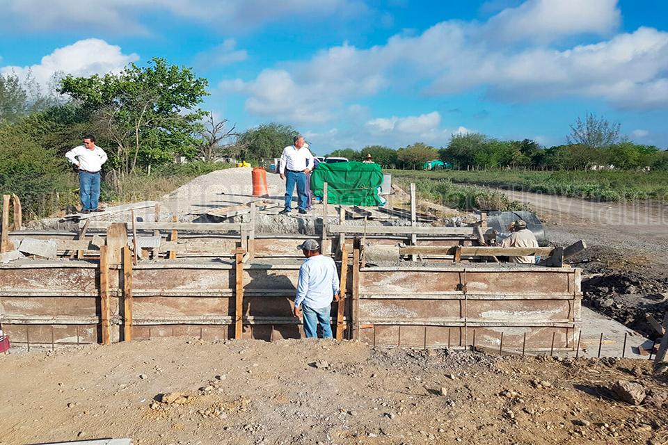 Hoy Tamaulipas - Acceso al Ejido Cortines una realidad Memo Verlage