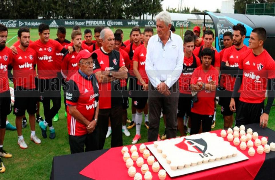 Hoy Tamaulipas - Con un pastel el club de Atlas celebro 101 anios de su ...