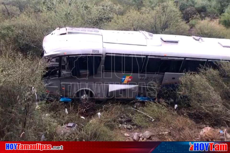 Hoy Tamaulipas - Seis lesionados deja volcadura de autobus en la Ciudad Victoria-Jaumave