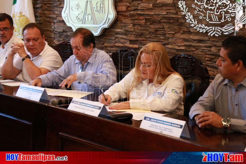 Hoy Tamaulipas - Firman convenio de colaboracion Gobierno de Altamira y la Asociacion Ganadera
