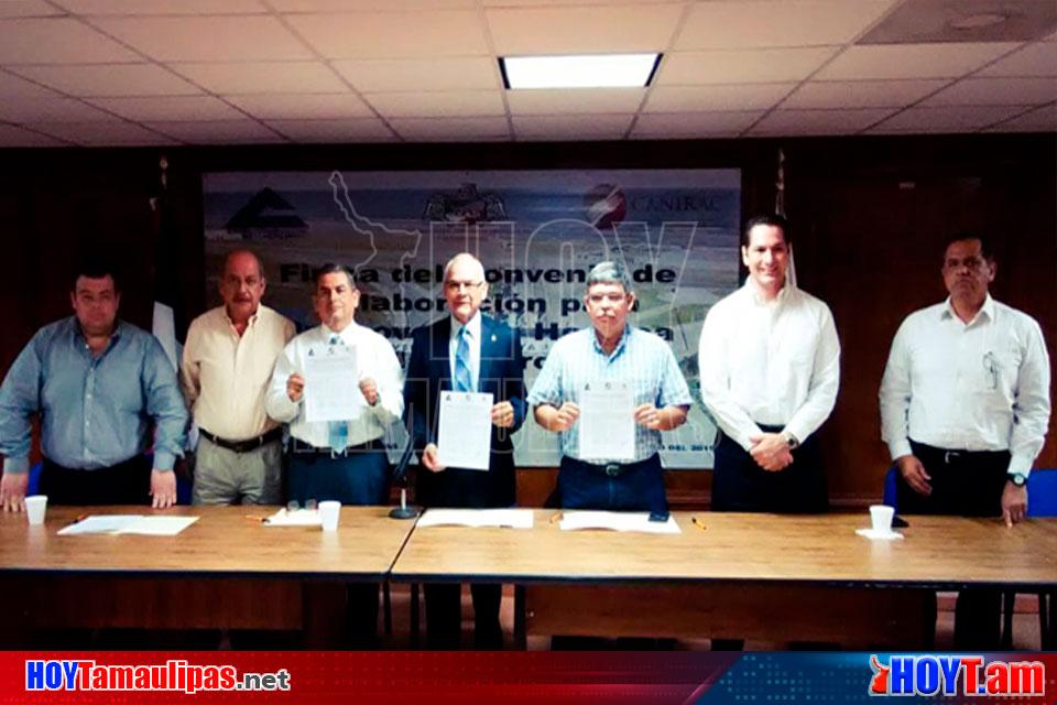Hoy Tamaulipas - Firman convenio organismos empresariales de Matamoros
