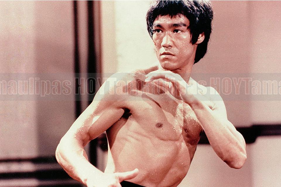 Hoy Tamaulipas - A&E rinde tributo a Bruce Lee el gran maestro de las ...